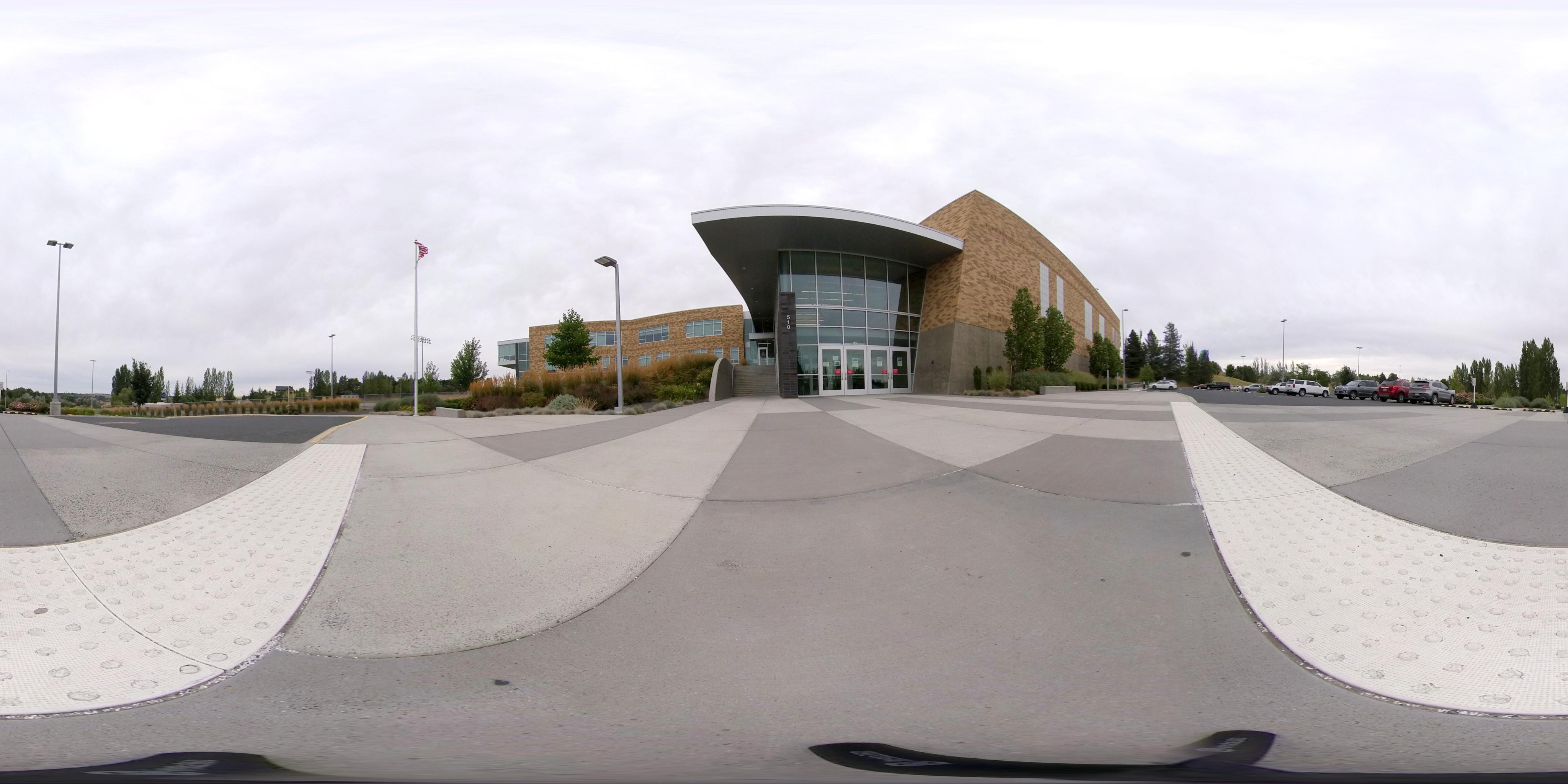 Pullman High School Virtual Tour on Momento360