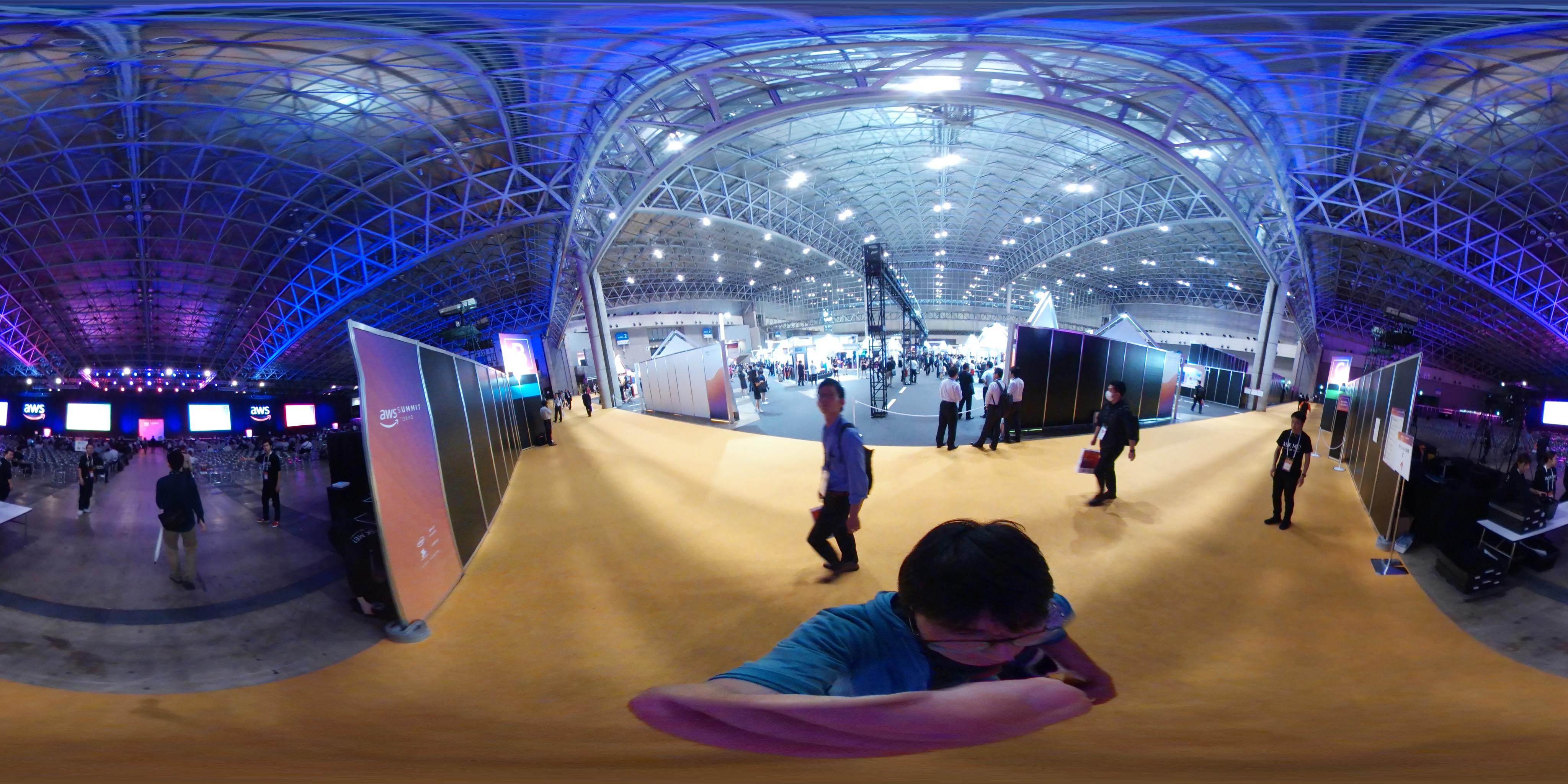 AWS Summit 2019 on Momento360